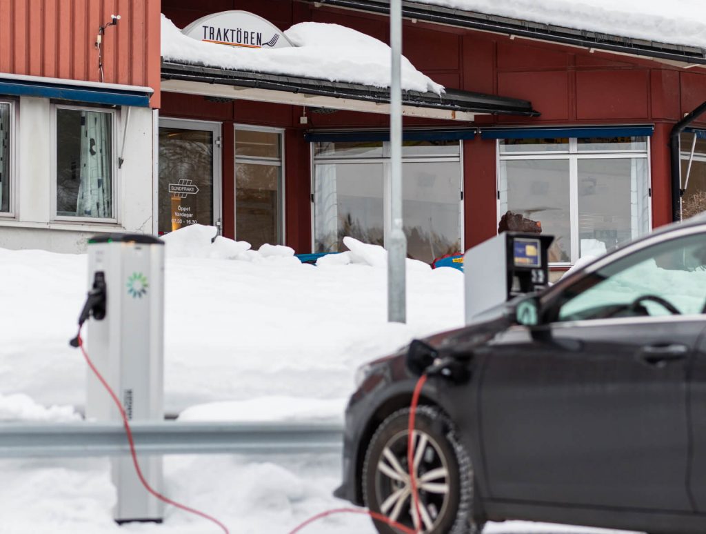laddstolpe-header - Åkerigrus i Sundsvall AB
