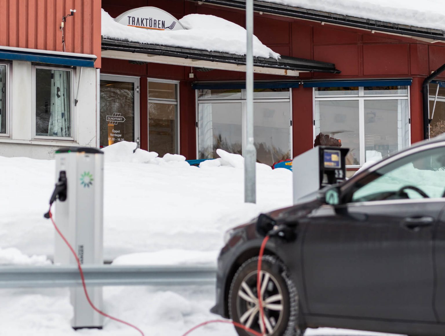 laddstolpe-header - Åkerigrus i Sundsvall AB